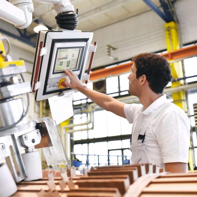 Real time locating system Industry 4.0