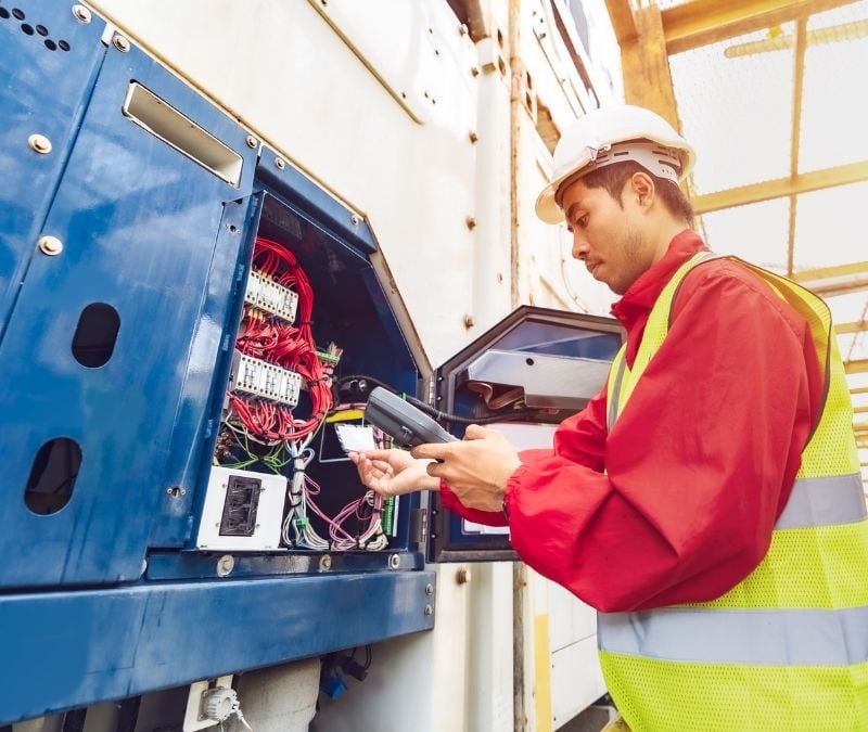 Automated reefer logistics in ports